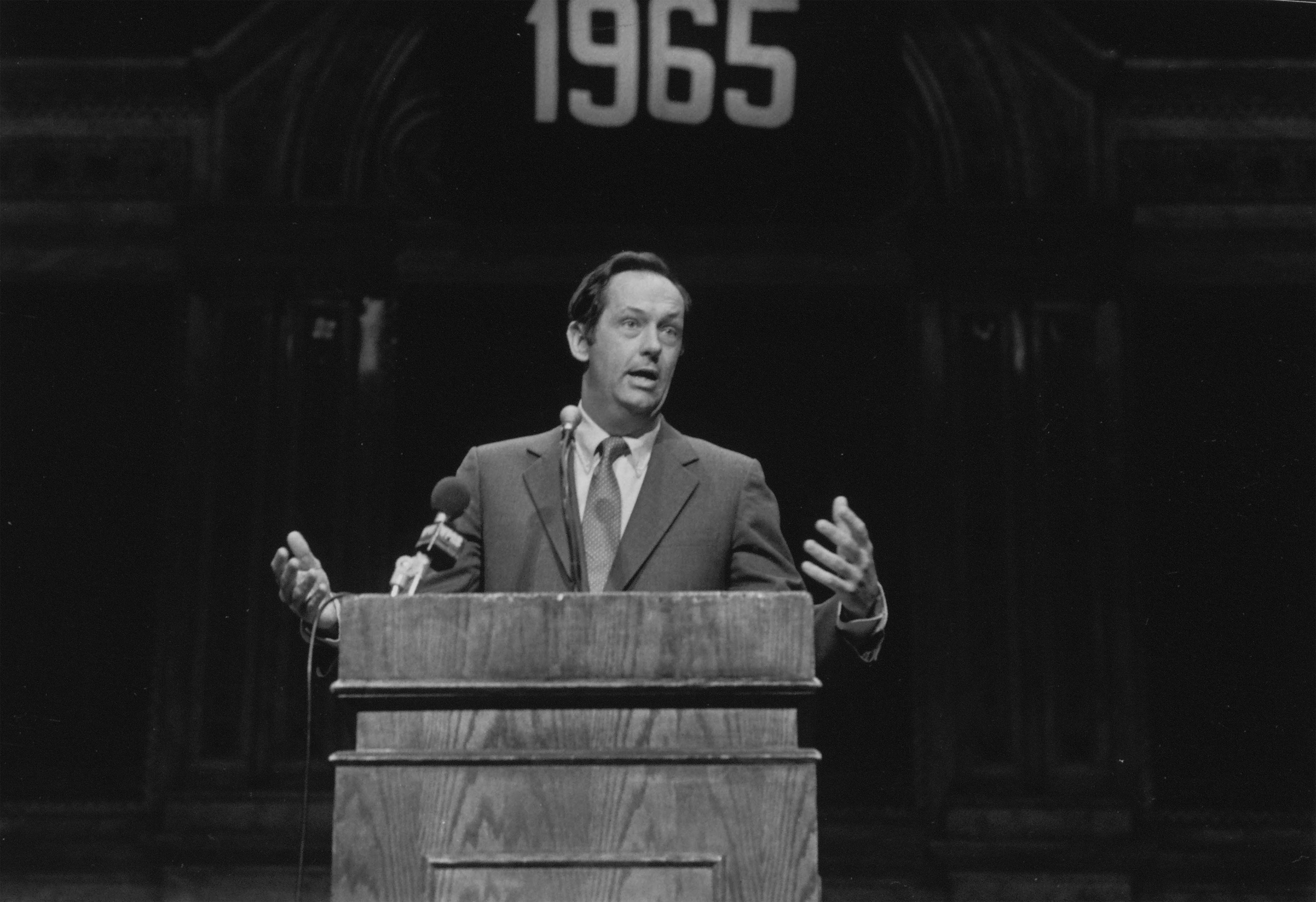 Portrait of basketball and political great Bill Bradley ’65 unveiled