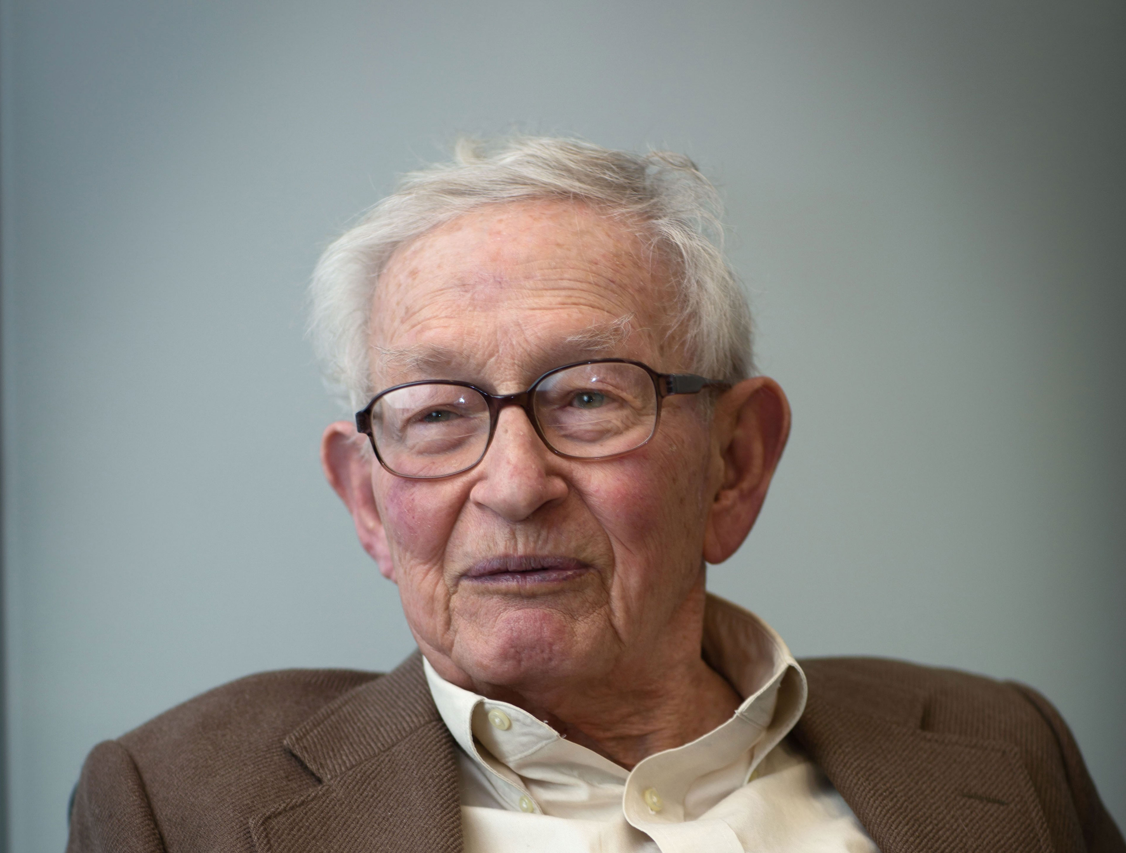 A lifetime of contributions to physics: Philip Anderson