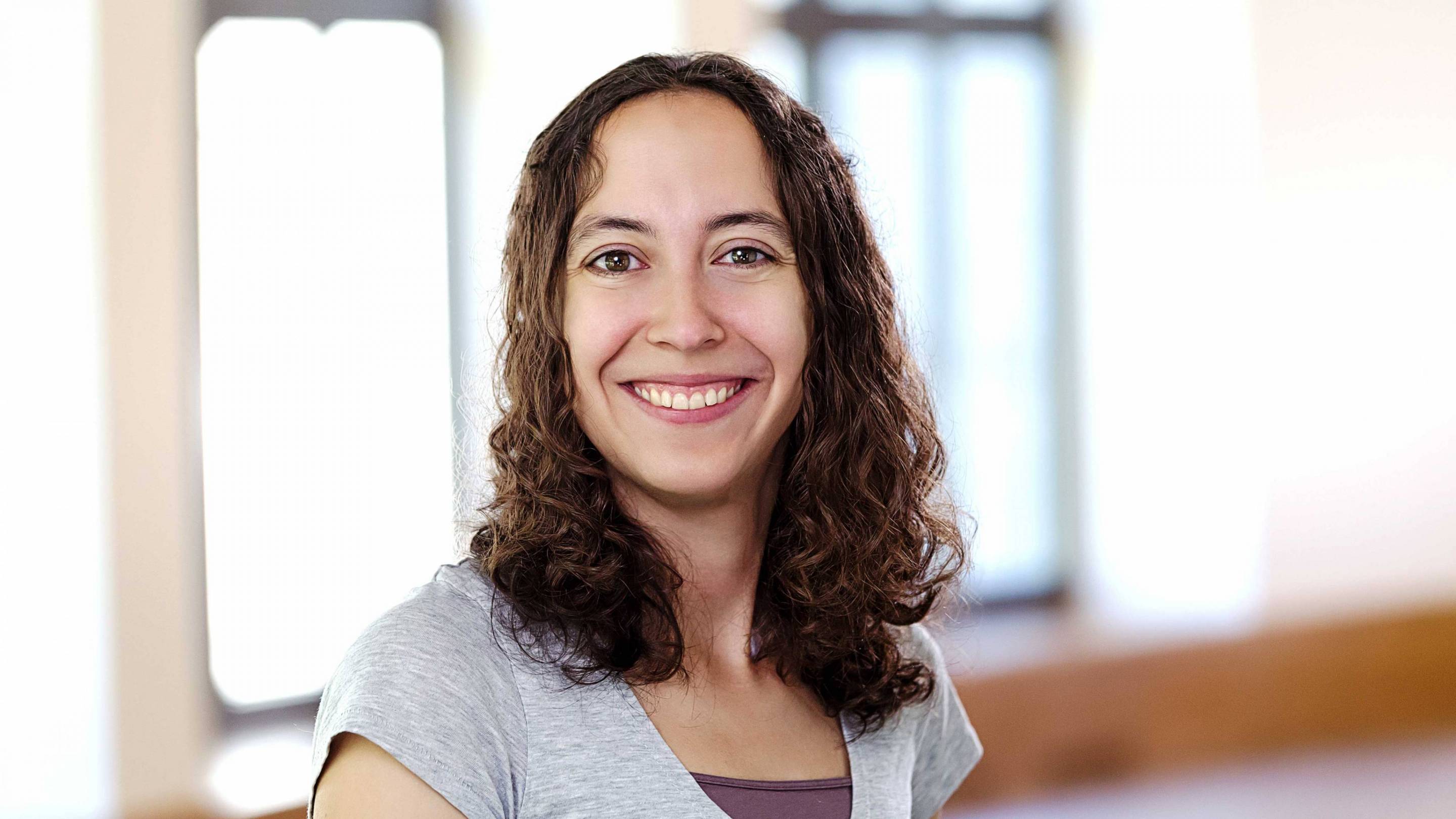 Phi Beta Kappa chapter honors Reimitz, Russakovsky with teaching awards