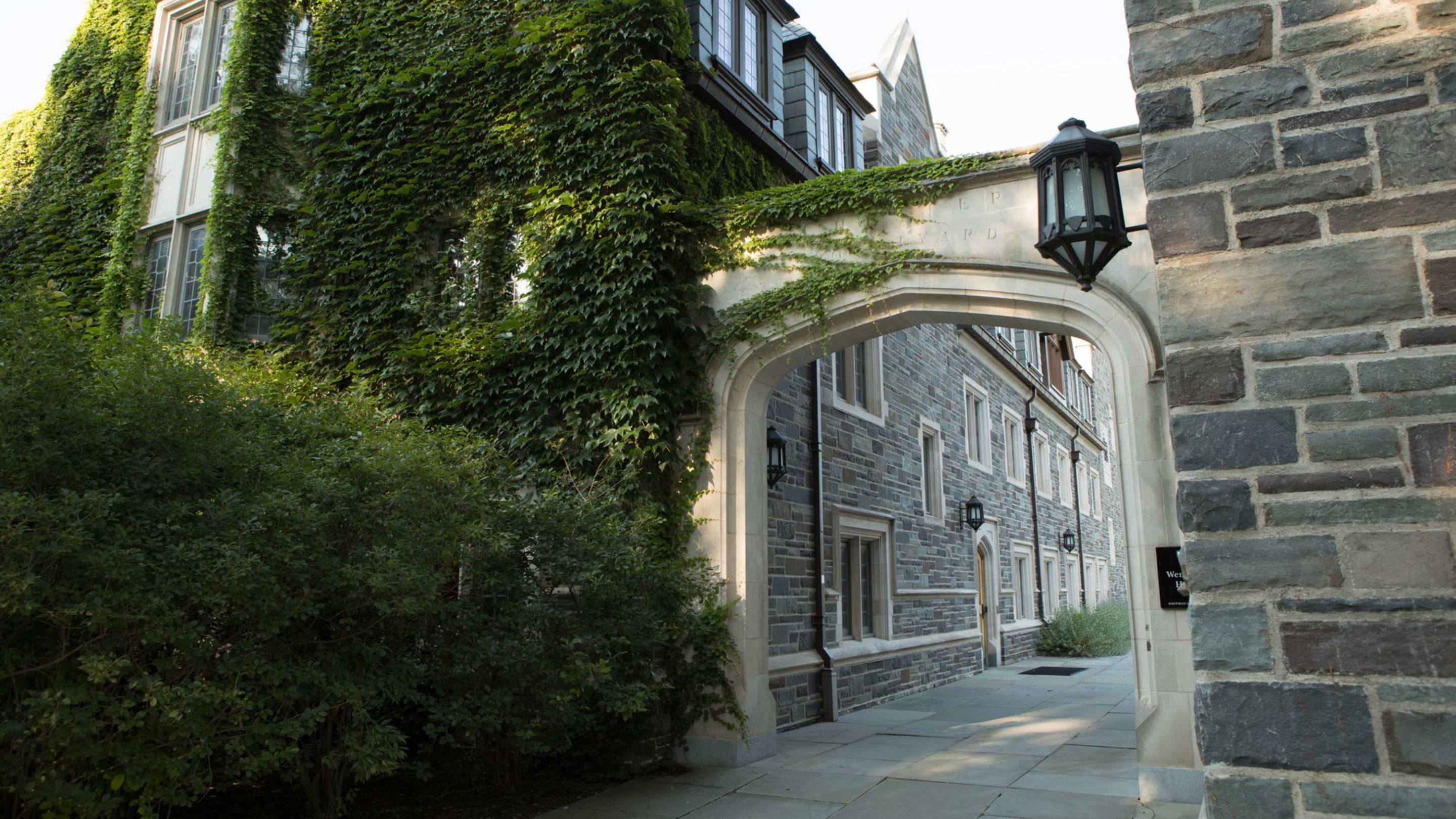 Sixteen faculty members transfer to emeritus status