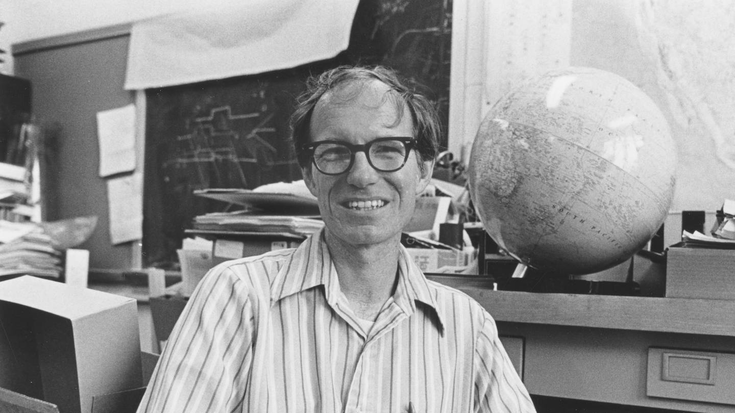 W. Jason Morgan, pioneer of plate tectonics, dies at 87