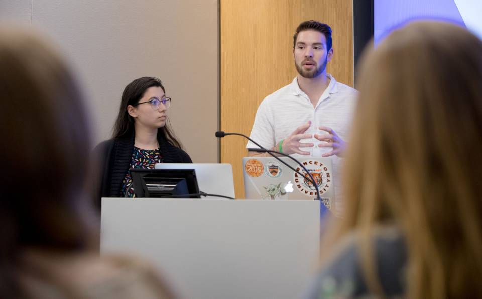 'City of Good Neighbors': Students examine refugee resettlement in ...