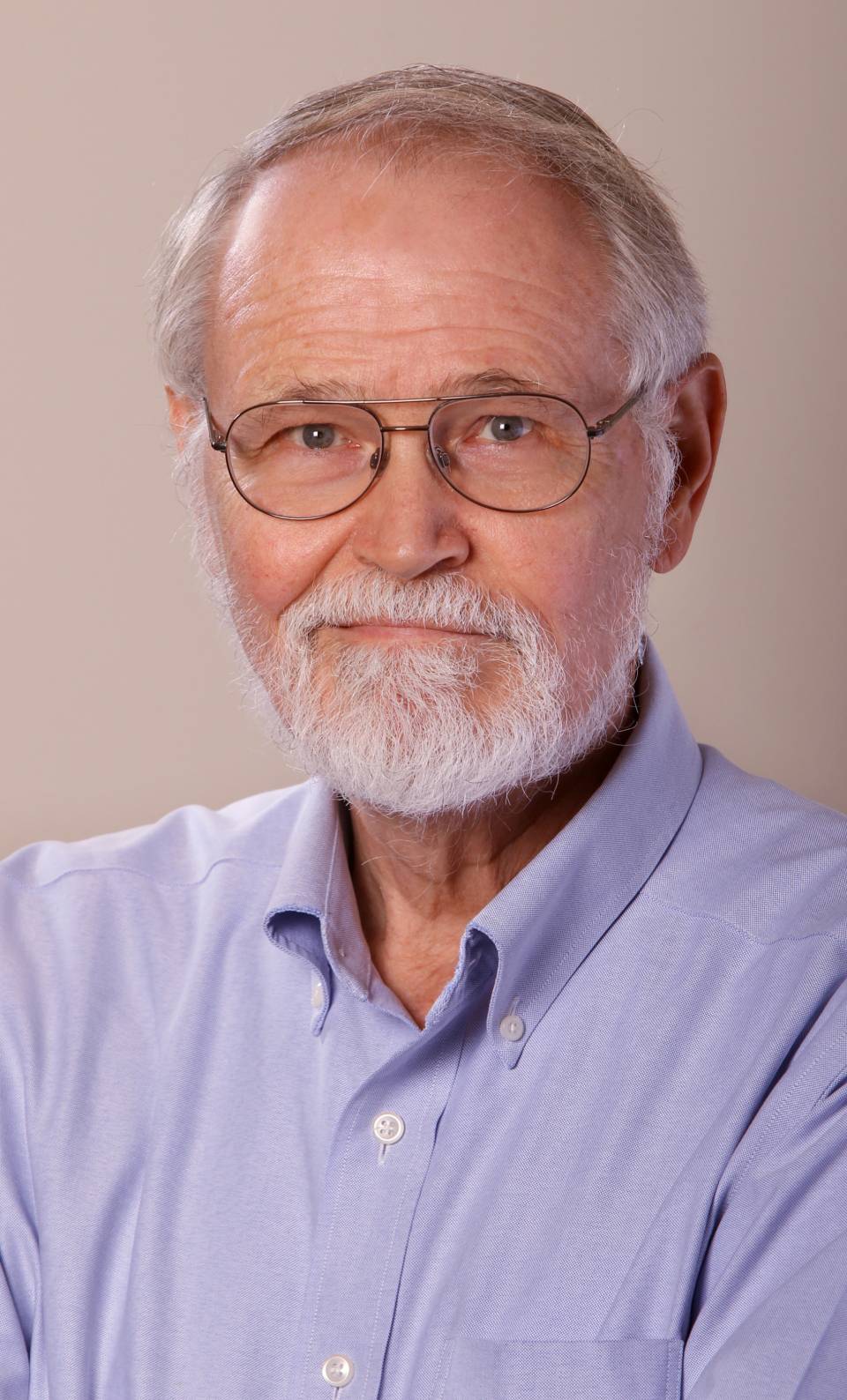 Kernighan discusses ‘Millions, Billions, Zillions: Defending Yourself ...