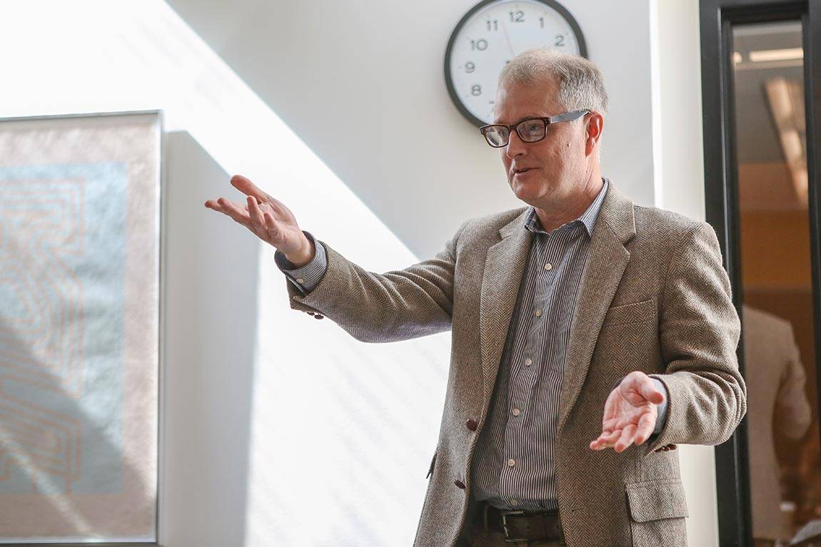 Students in policy task force study migrant crisis in Europe