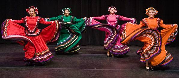 mexicans dancing together