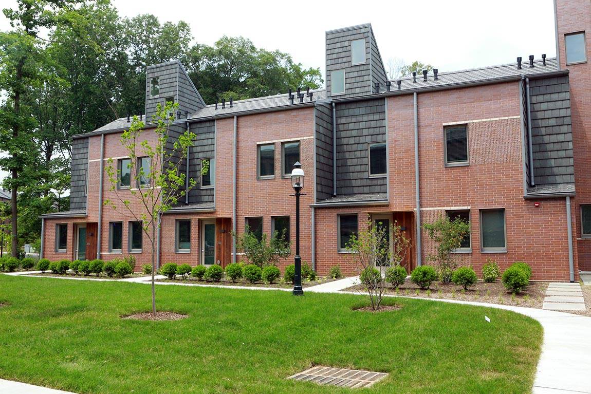 Graduate students start moving into Lakeside housing complex