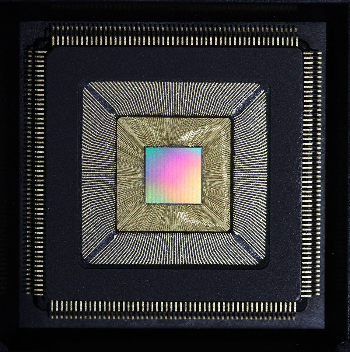 New microchip demonstrates efficiency and scalable design