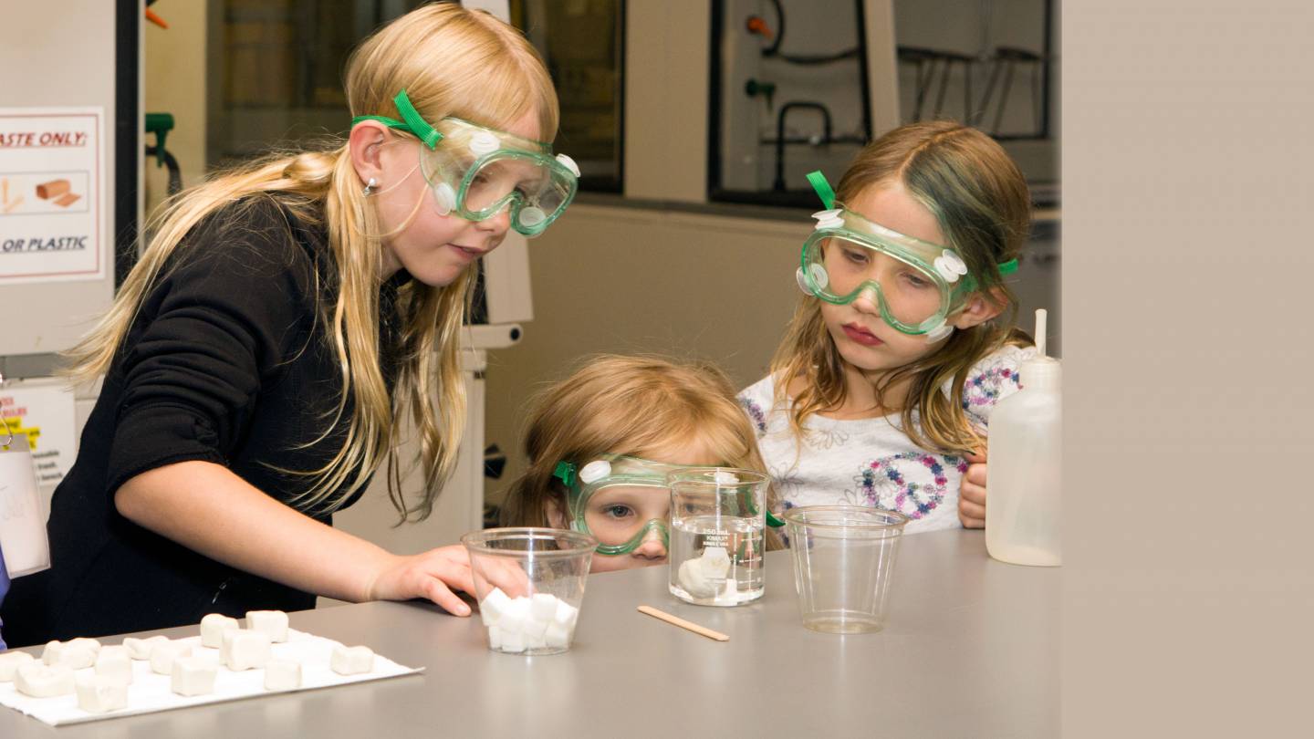 Princeton chemists share science with local kids at 'Chemistry Rocks!'