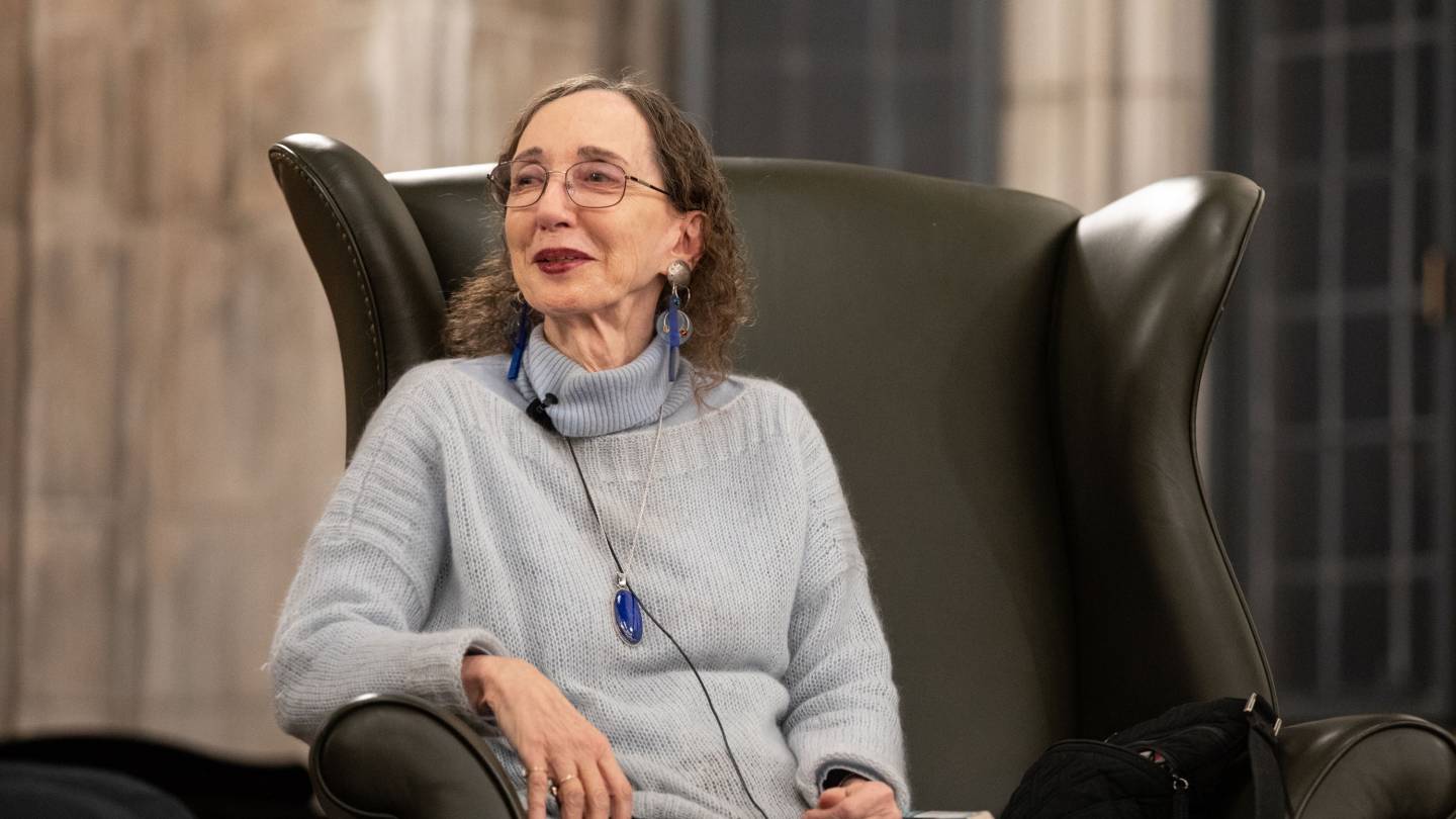 Joyce Carol Oates offers writerly advice to Princeton senior class