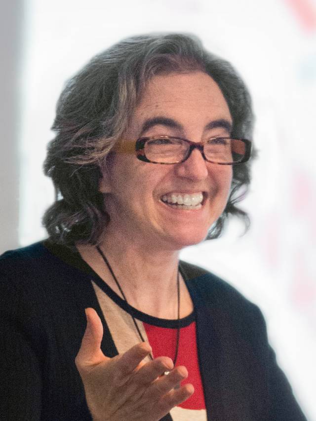 Faculty members honored for excellence in mentoring graduate students